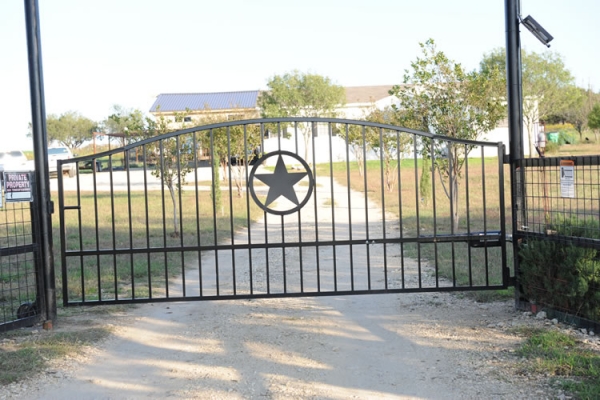 Berry Raley's Custom Fence Company | Custom Gates & Metal Art